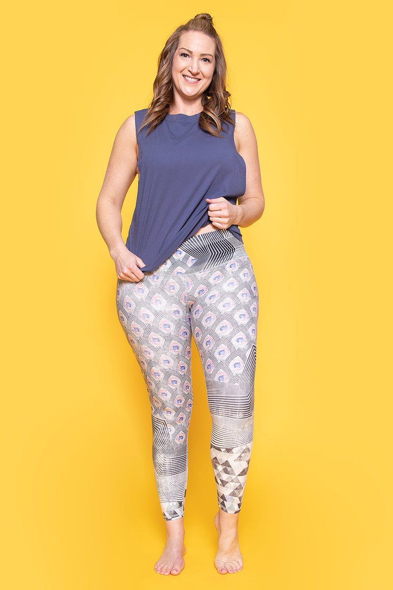 Sol Legging | Peacock Prism – Resoluna