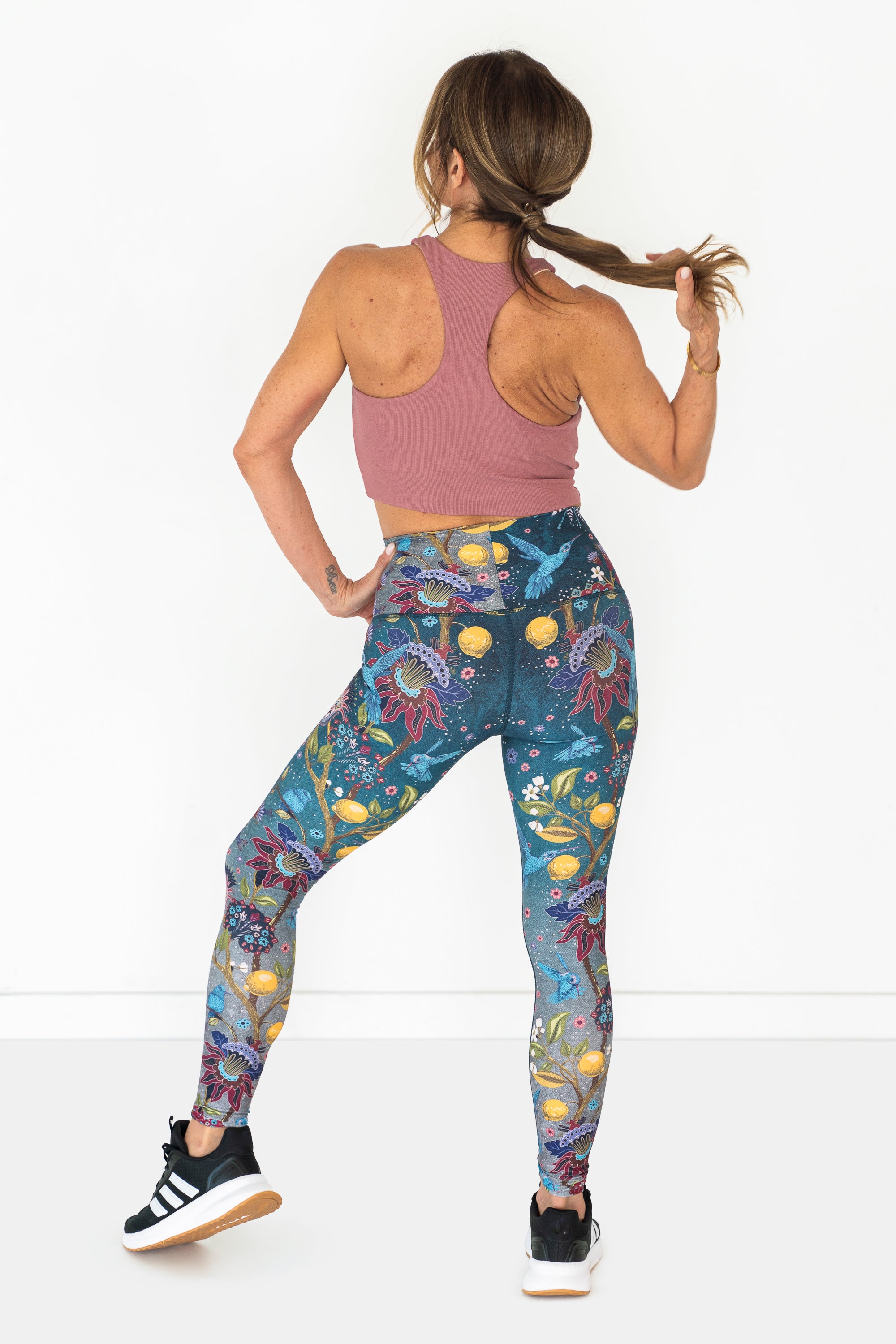 Resoluna Home | Premium Leggings, Tops, and Accessories
