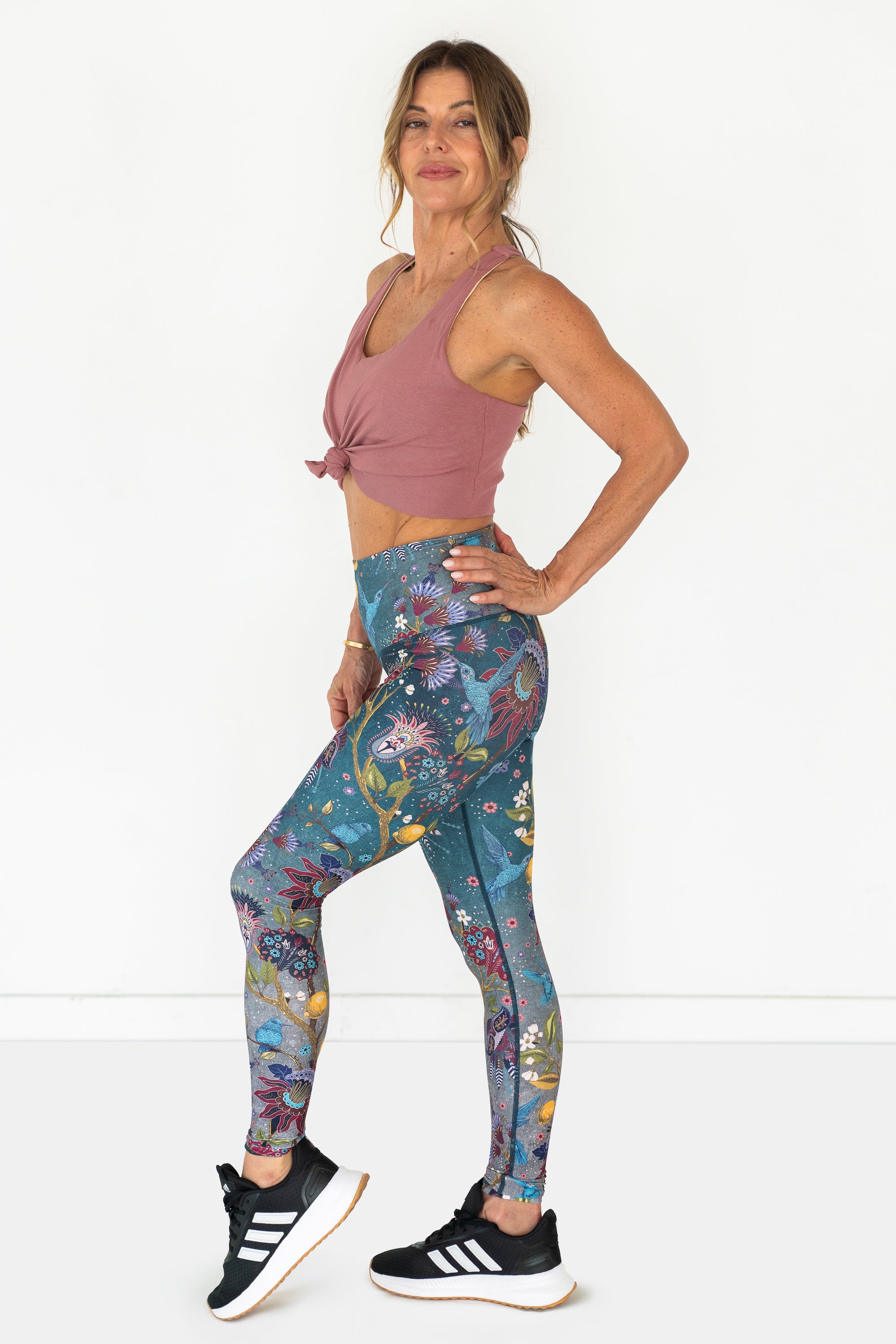 Resoluna Home | Premium Leggings, Tops, and Accessories
