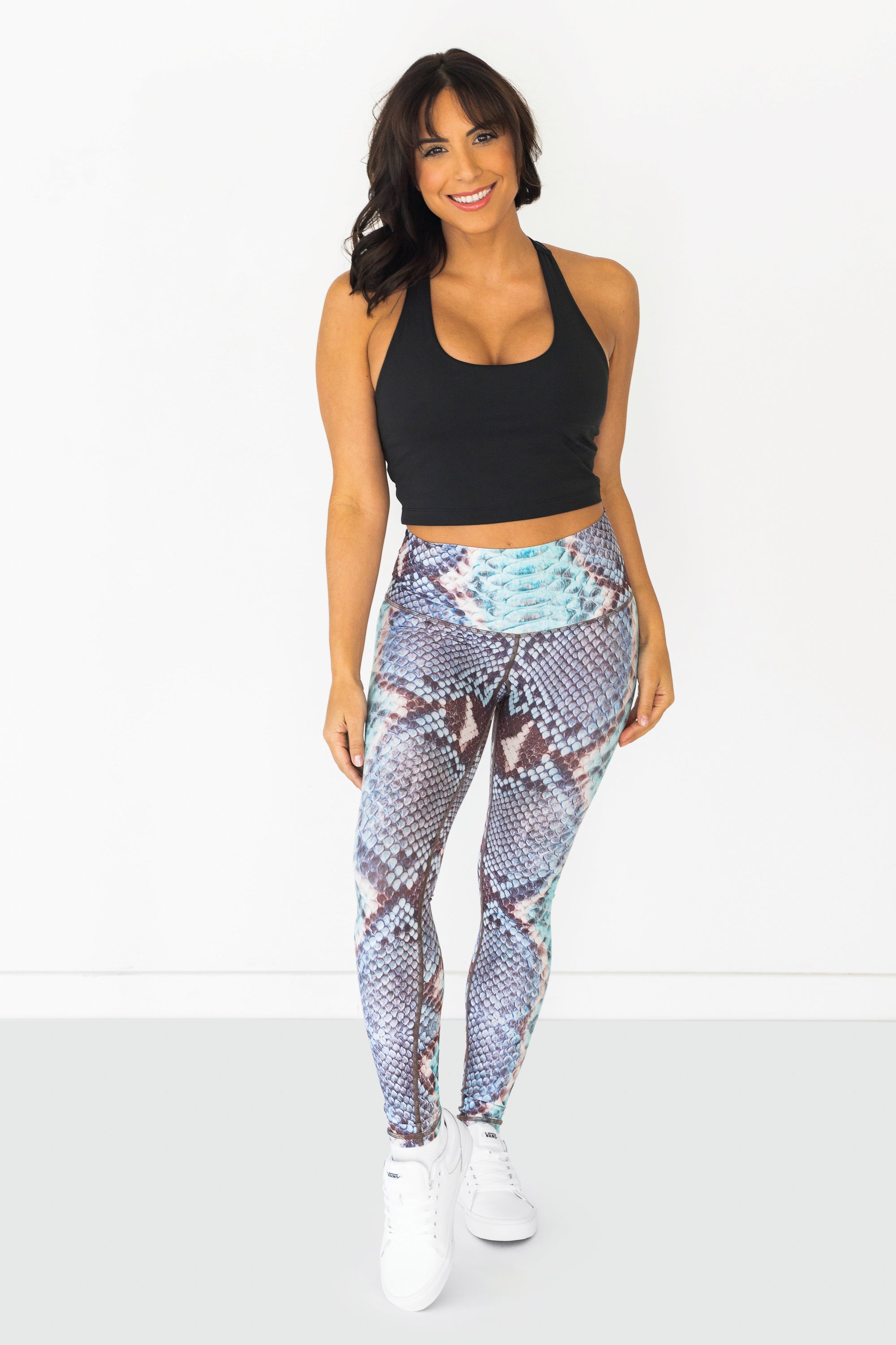 Resoluna Home | Premium Leggings, Tops, and Accessories